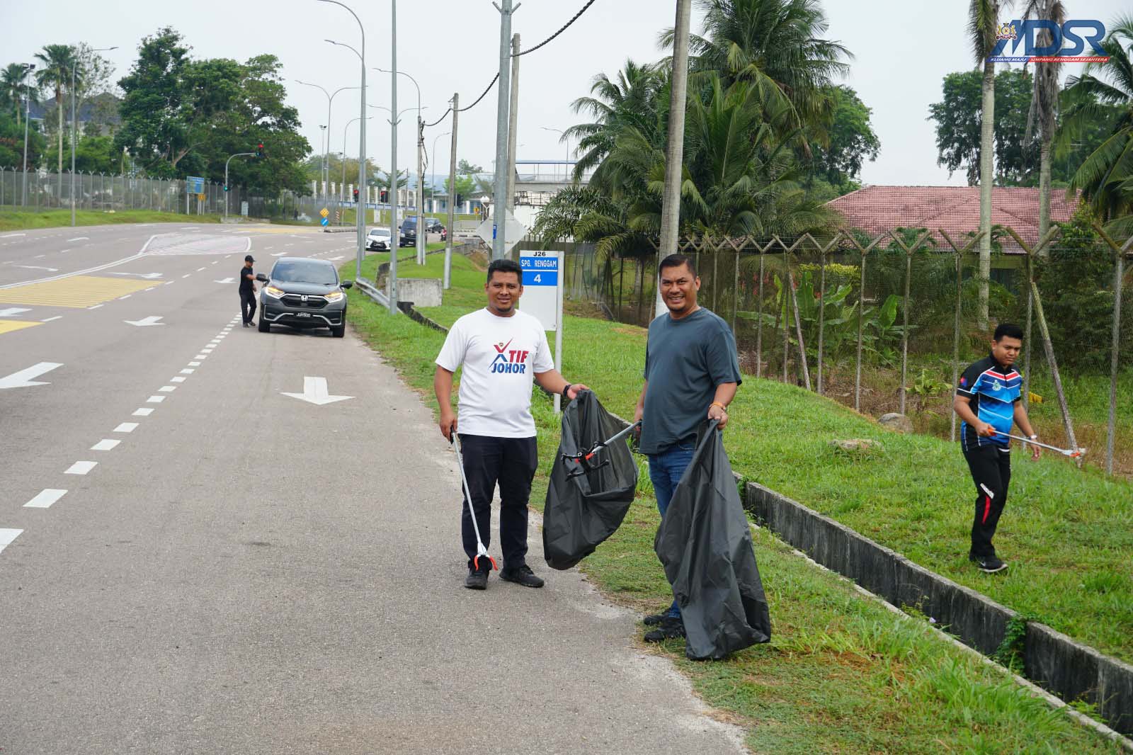 AKTIVITI 'PLOGGING' PERINGKAT MAJLIS DAERAH SIMPANG RENGGAM BERSAMA ...